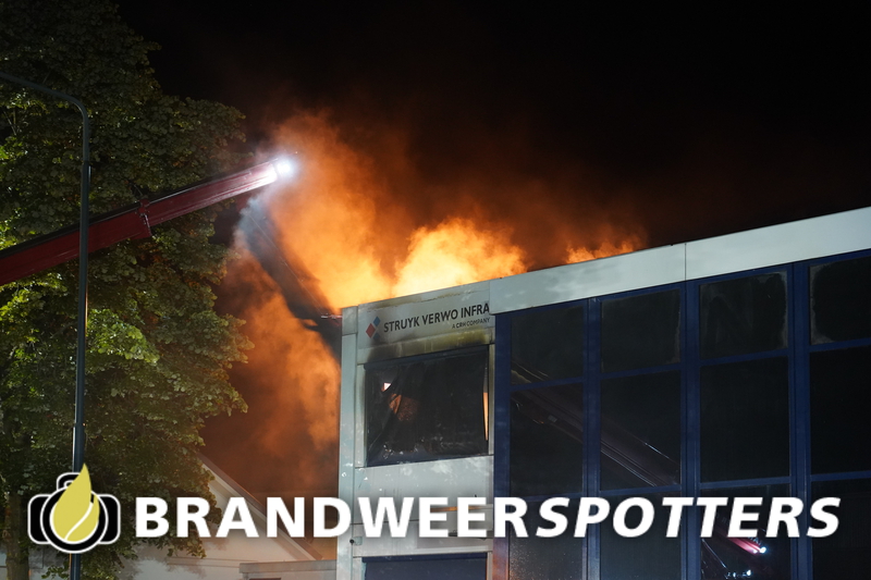 Industriebrand (zeer grote brand) Havenweg in Oosterhout ...
